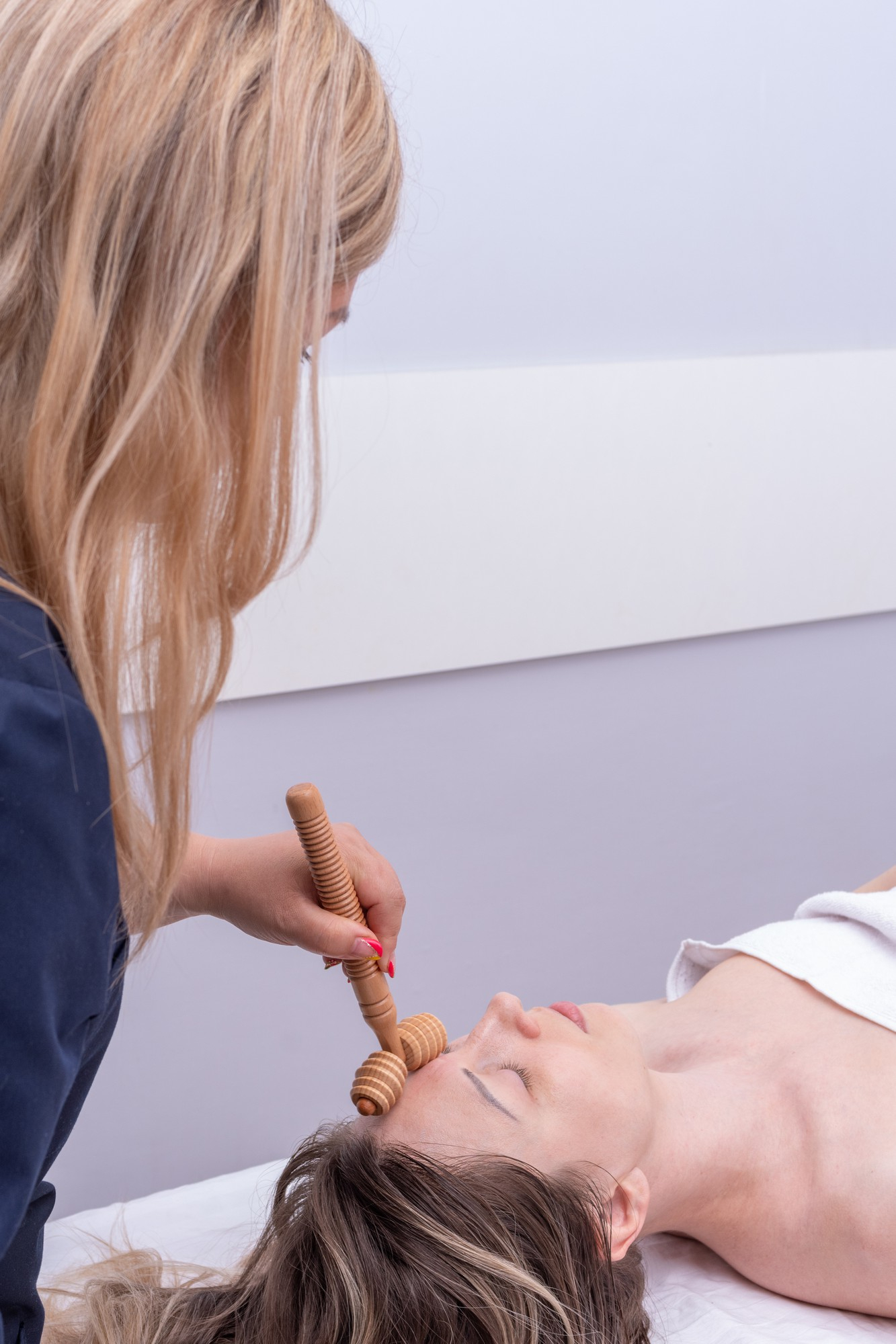 Facial Maderotherapy: Non-Invasive Face Sculpting Therapy- Fitacare